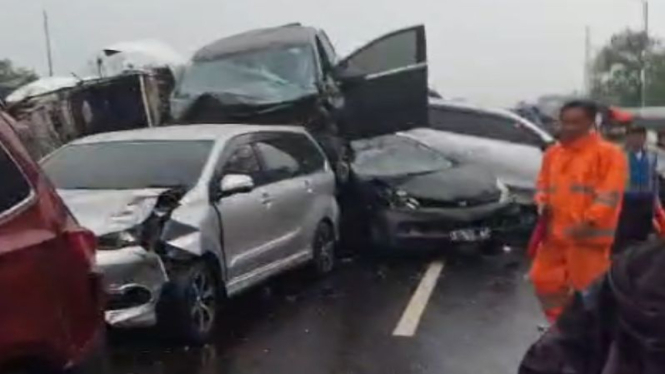 Belajar dari Tabrakan Beruntun Horor di Tol Cipularang, Ingat Rumus Ini Agar Terhindar - DITPHAT ...